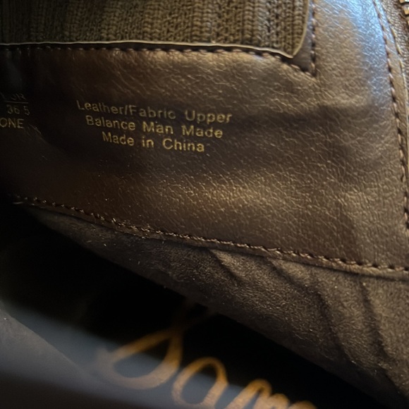 Sam Edelman | Shoes | Sam Edelman Leone Lug Sole Chelsea Boot | Poshmark